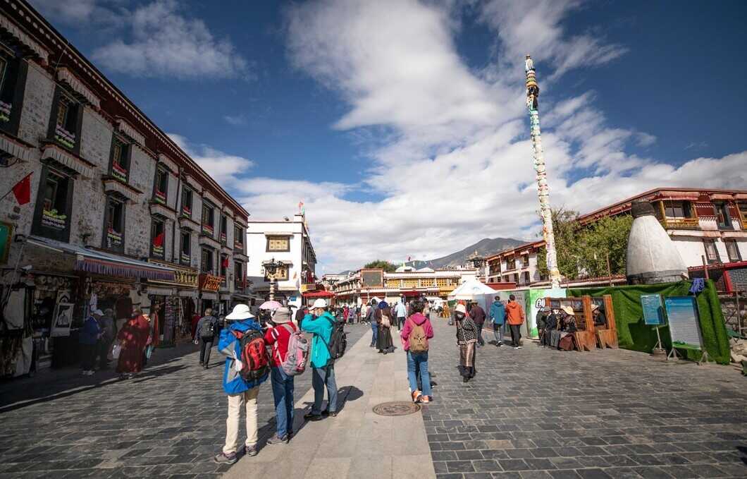 16 Tourist Places in Tibet: Temples & Top Tourist Attractions to Visit
