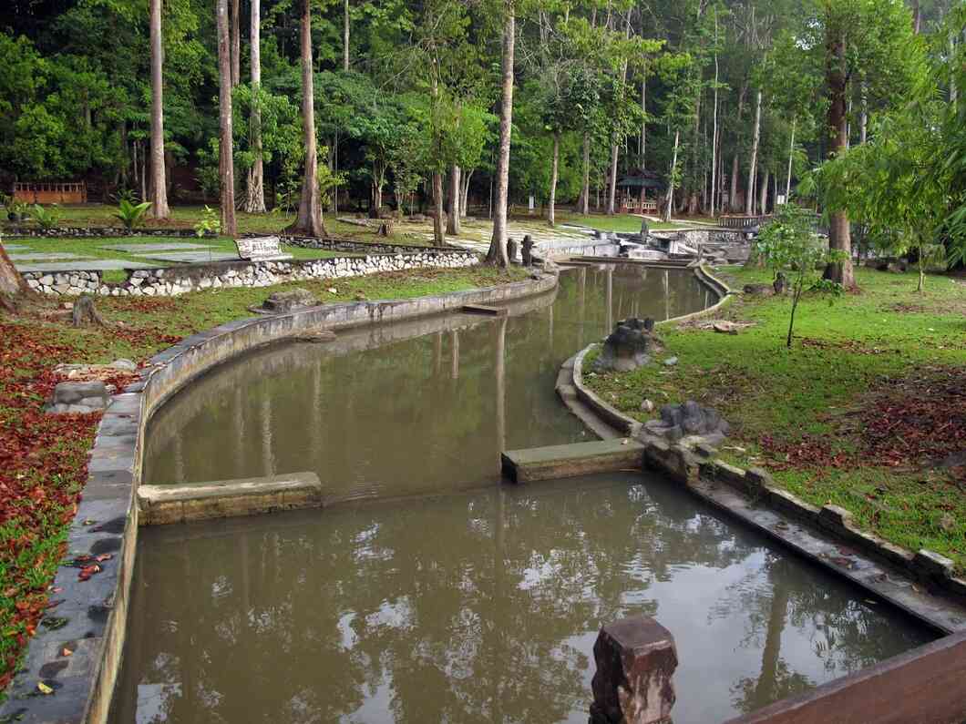 What Is Malaysia Famous For: Top 25 Popular Places & Things in Malaysia