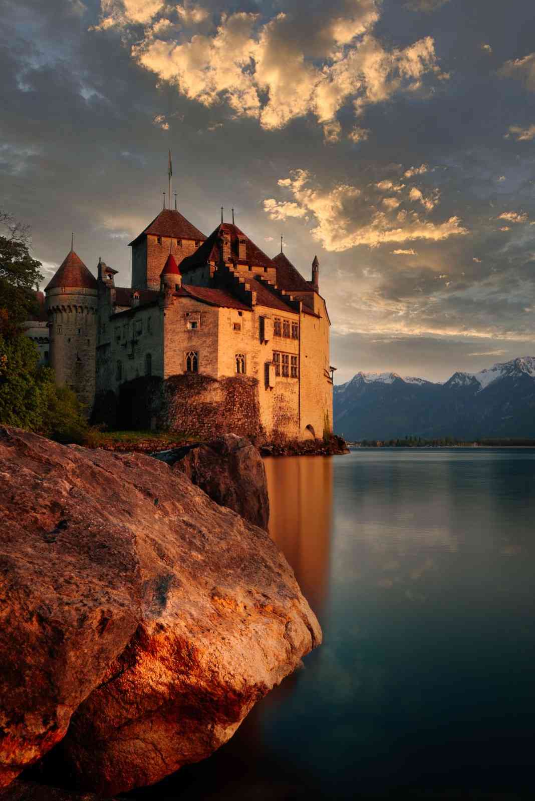 What Is Switzerland Famous For: Top 23 Popular Things & Places of ...