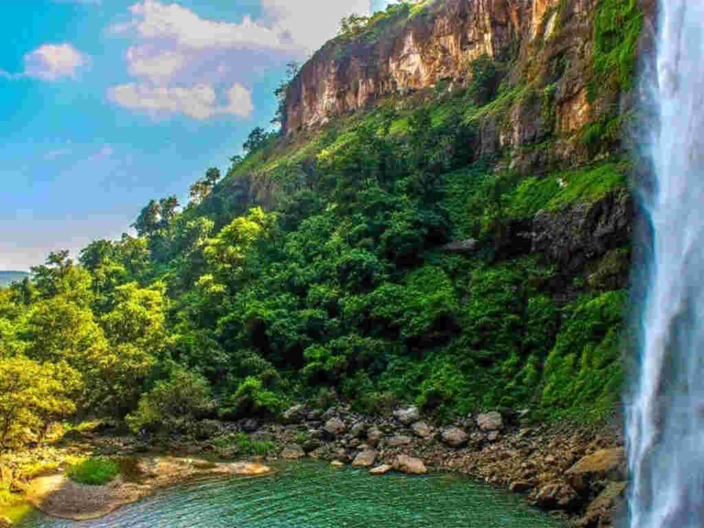 Best Weekend Getaways From Bhopal: Places, Average Cost & Distance
