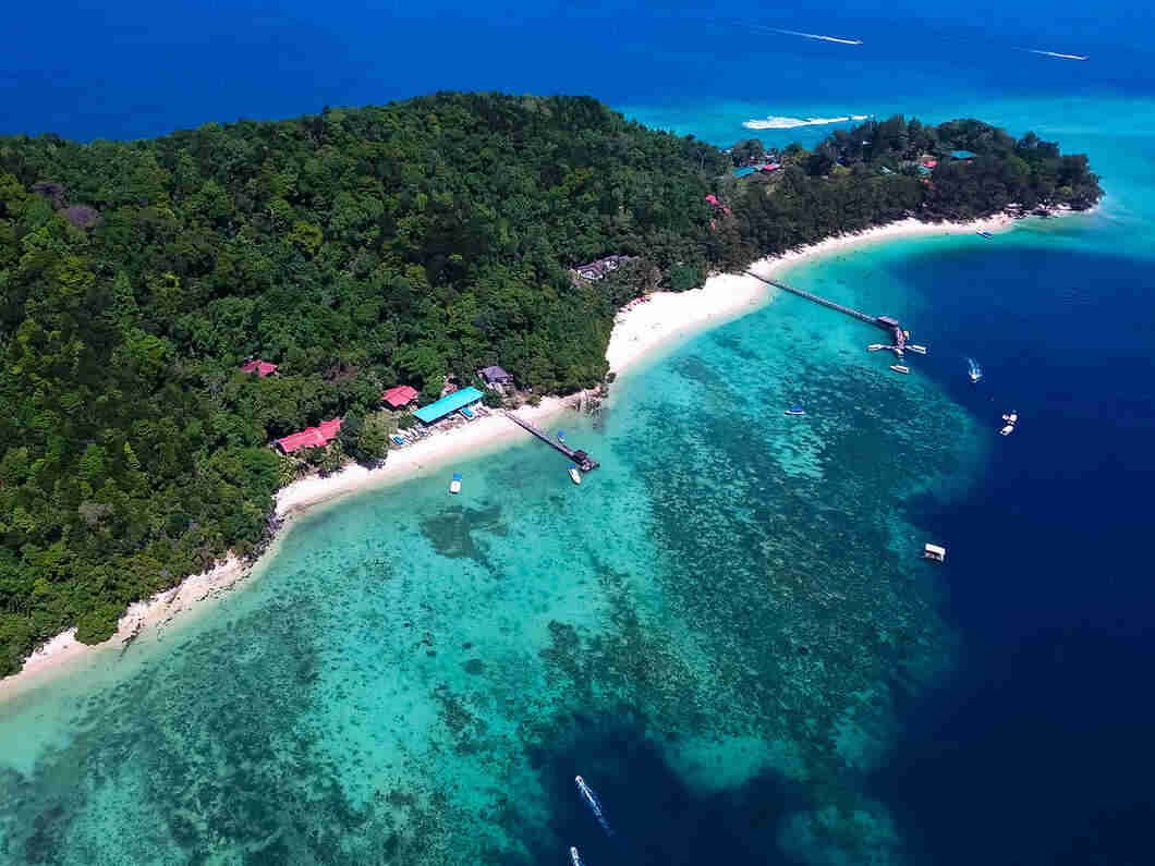 What Is Malaysia Famous For: Top 25 Popular Places & Things in Malaysia