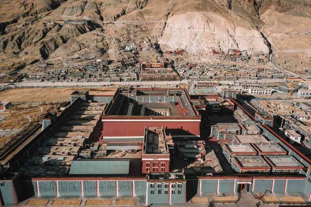 16 Tourist Places in Tibet: Temples & Top Tourist Attractions to Visit