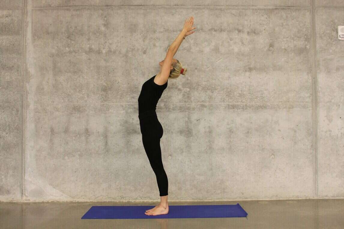 What are the Benefits of Tadasana Yoga Pose and Steps?
