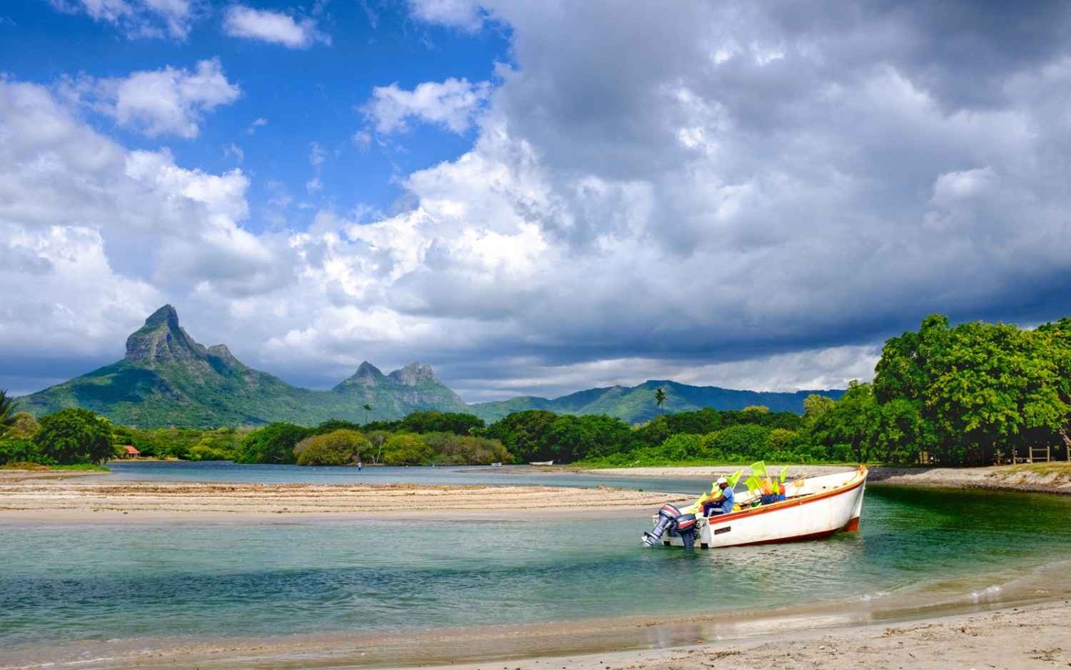 37 Tourist Places in Mauritius: Tourist Attractions to Visit