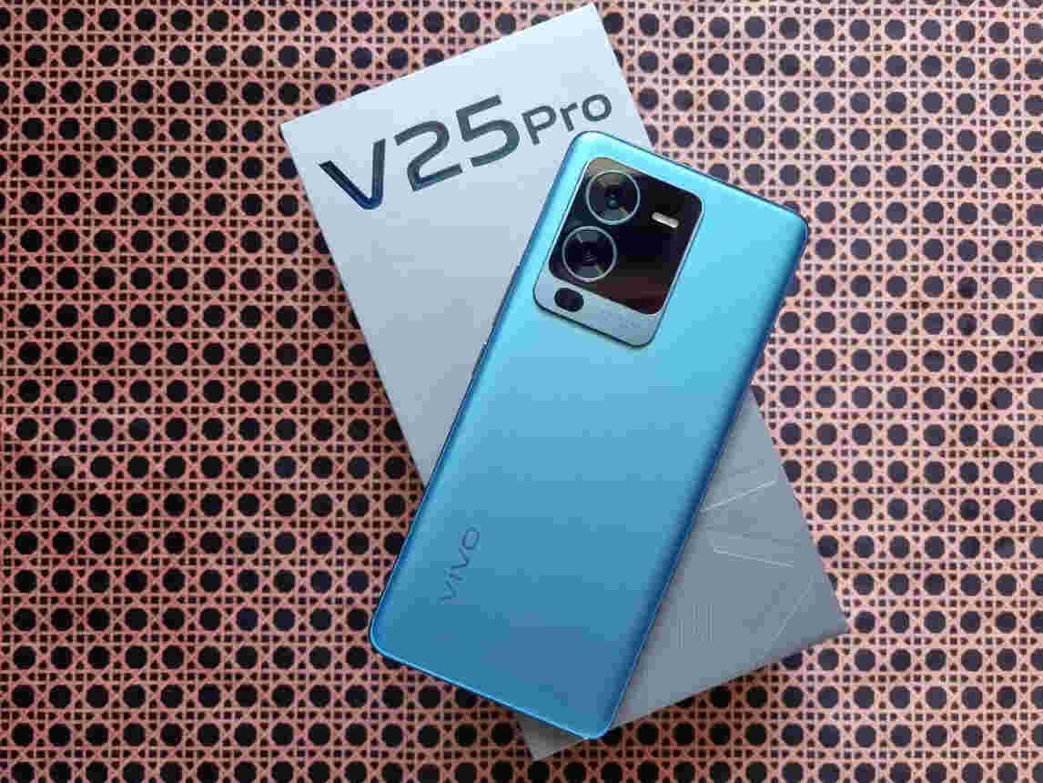 Top AMOLED Display Mobile Phones In India: Price & Key Specifications