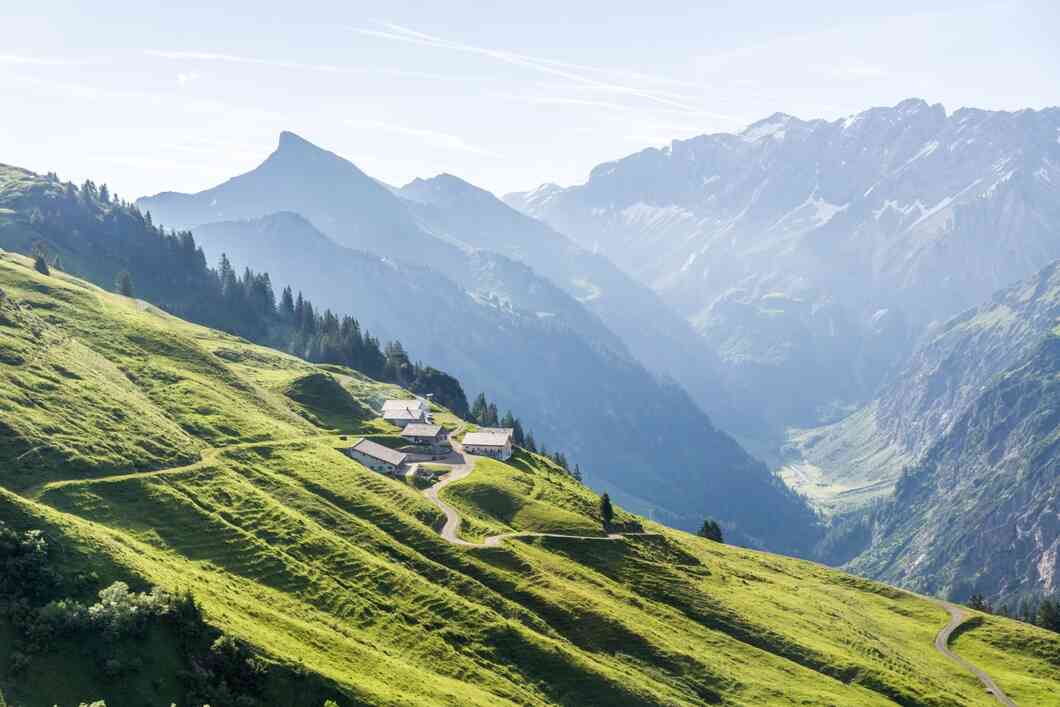 Best Time To Visit Austria: Seasons To Visit & Tips For Travelling