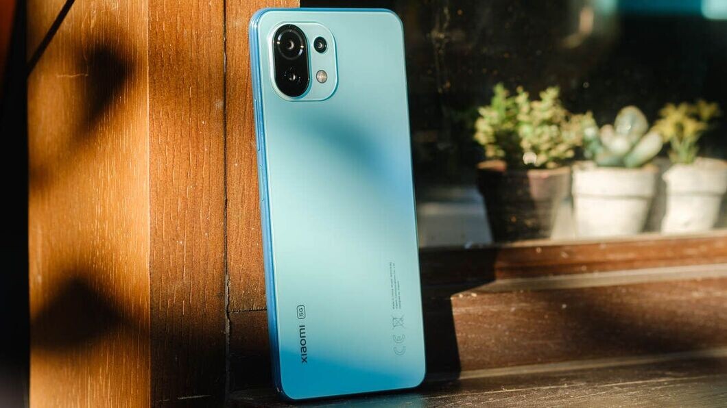 Best Lightweight Smartphones in India: Price & Key Specifications