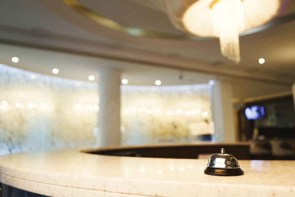 19 Tourist Scams in America & How to Avoid Them
